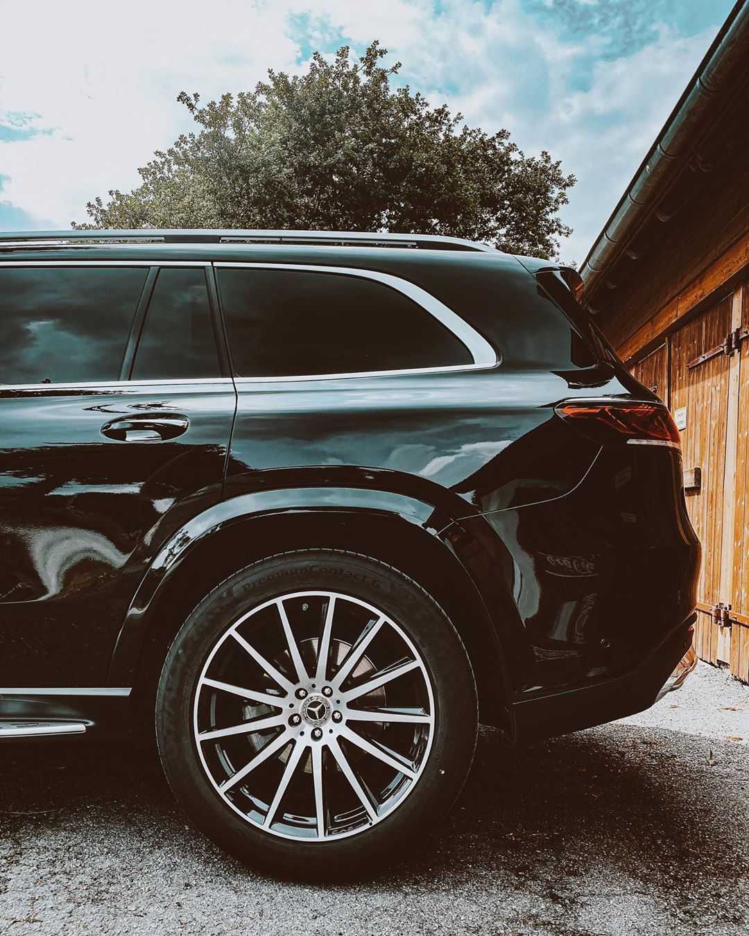 Best Luxurious Suvs - Expensive Life Style of Riches